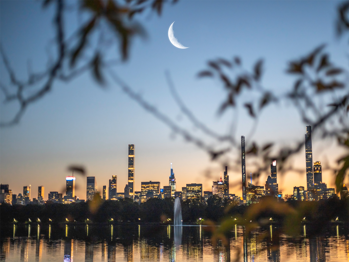 How To Photograph A Supermoon With The NYC Skyline - niredonahue.com